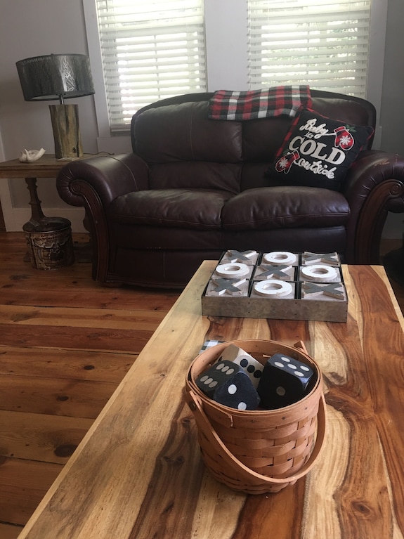 Remodeled Farmhouse 150 Acres - Minutes From Escatawha Farms Fly Fishing - Moncove Lake State Park, Gap Mills