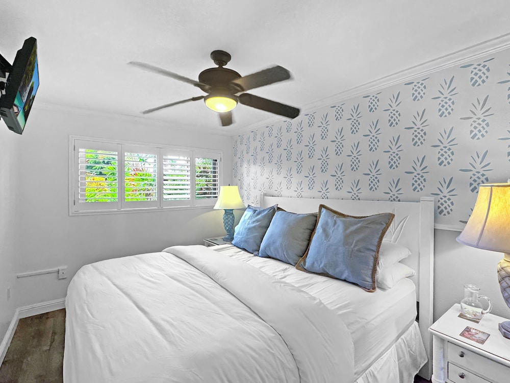 Oceanfront/ground Floor, Sleeps 4, A/c!!, Steps To The Ocean. Location!!!! - Kauai, HI