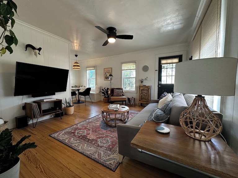 Private Guest Home Steps From Paseo Arts District - Boathouse District - Oklahoma City