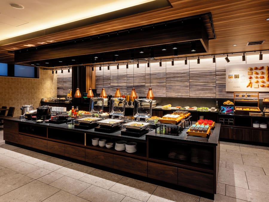 Pequeno-almoço tipo buffet diário (2200 JPY por pessoa)