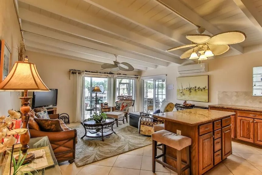 Canal Front Winter Escape With Dock, Hot Tub And Cabana Club Access - Florida Keys