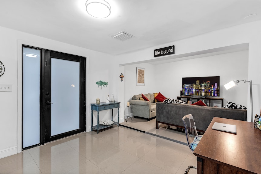 Miami Magic Private Suite ️️ Perfect For A Couple Or 3 Friends - Hialeah, FL