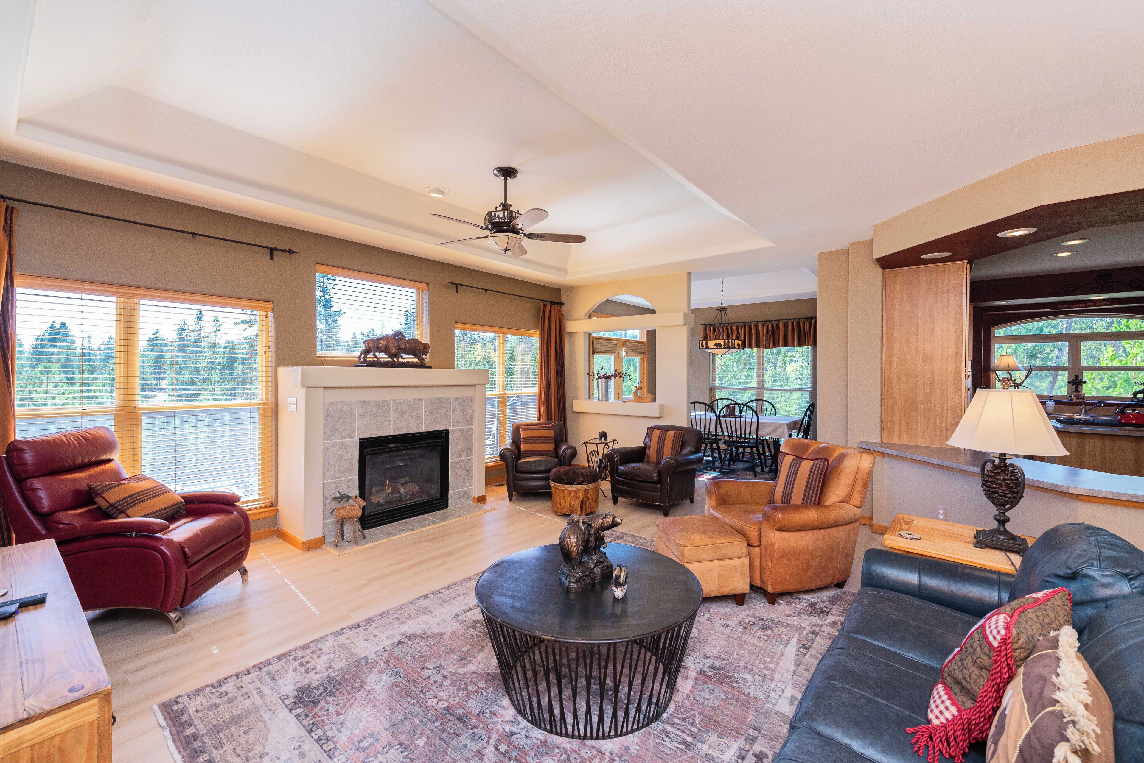 Three Bears Retreat; -Sleeps 18+;rmnp; Grand Lake/ski Granby/wp/ Hot Tub/privacy - Grand Lake, CO