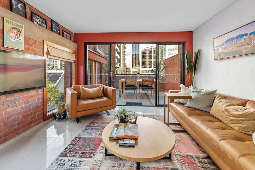 Iconic Warehouse Apartment~cbdedge~2bed/2bath/1car - 뉴스태드