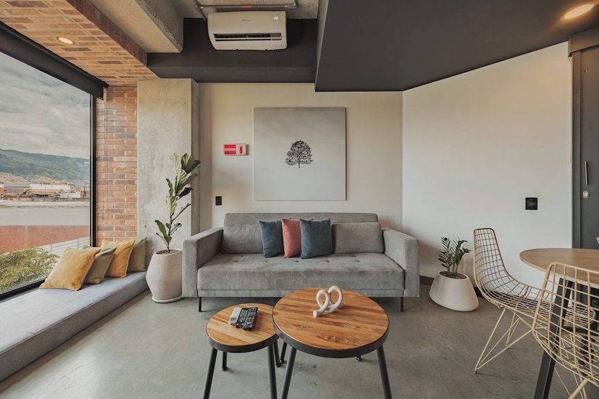 Modern-chic Flat In The Center Of Laureles With A/c - Medellín, Colombia