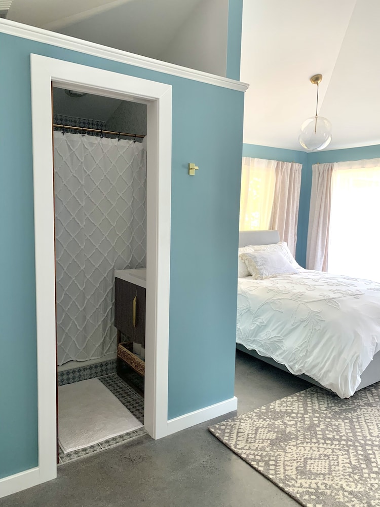 Cozy Carriage House In Downtown Forest City! - Carowinds, North Carolina