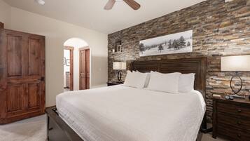 Apartamento em Condomínio Fechado, 2 quartos | 2 quartos, secretária adequada para computadores portáteis