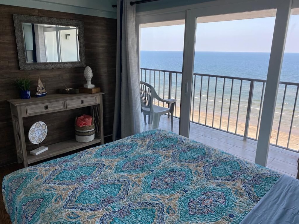 Oceanfront 12th Floor Penthouse - Galveston, TX
