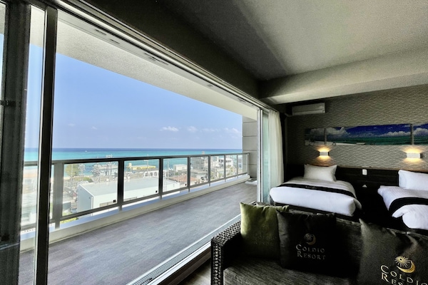 Condo luxo, para não fumantes, vista parcial para o oceano (Suite) | 1 quarto, edredons de pluma, Wi-Fi de cortesia, roupa de cama