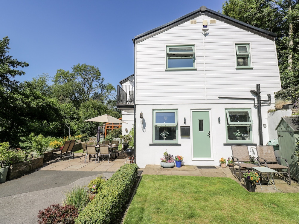 Springhead Cottage - West Yorkshire