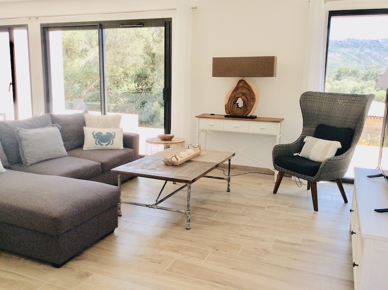 Beautiful New Contemporary Villa With Private Pool - Figari