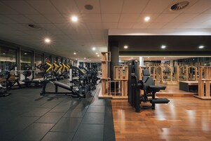 Equipamento de fitness no quarto