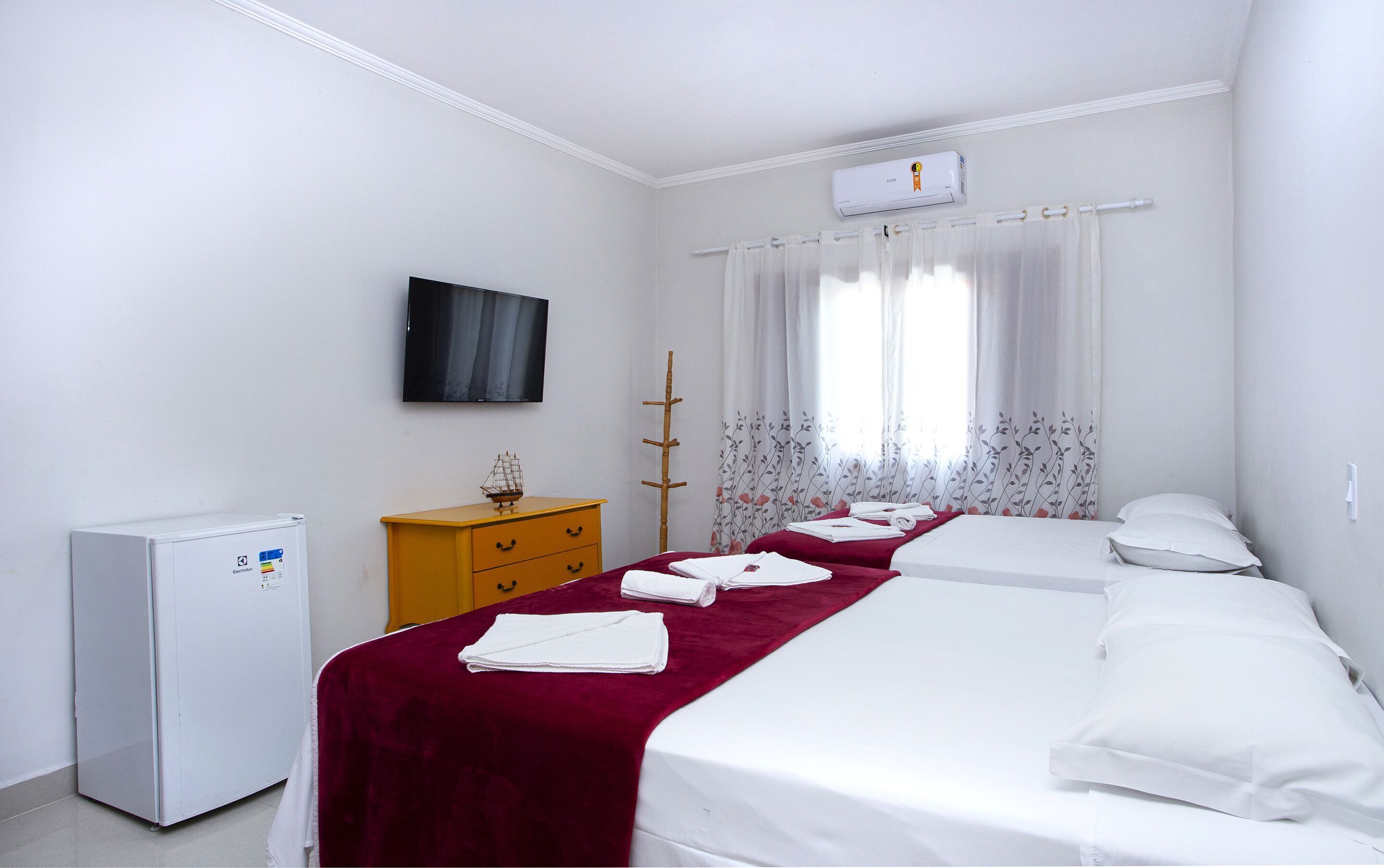 Frigobar, Wi-Fi de cortesia, roupa de cama