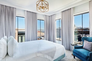 Quarto, 1 cama King, no canto