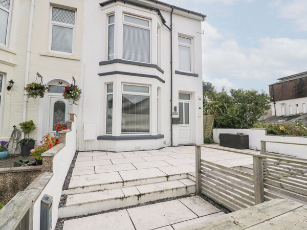 76a Mackworth Road - Porthcawl