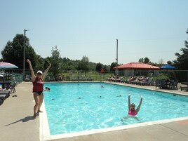 Piscina exterior sazonal 