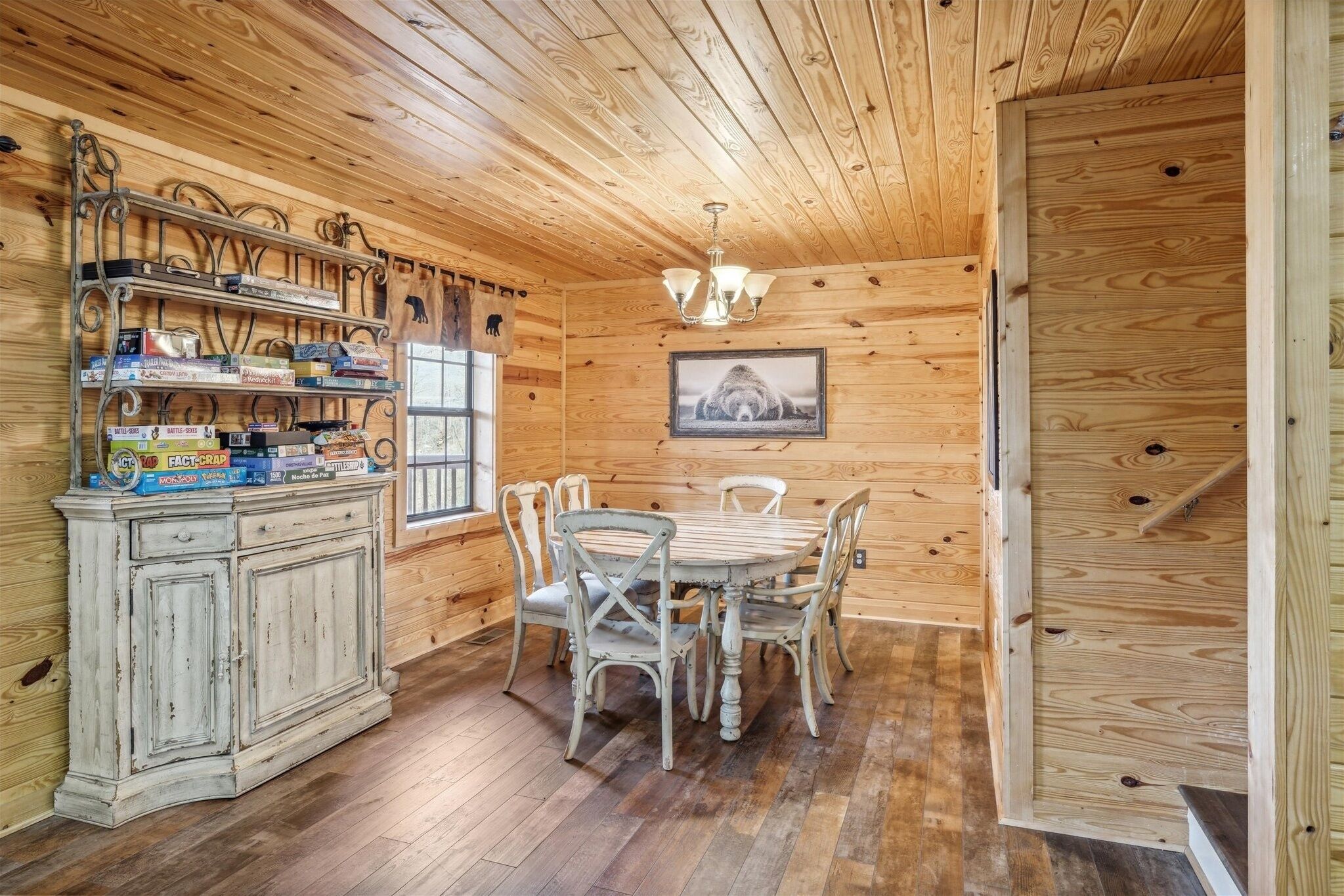 Cabine, 3 quartos | Restaurantes