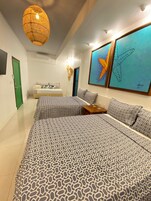 Quarto casal, em dormitório misto, serviço de arrumação, em edifício anexo | Cofres nos quartos, individualmente decorados