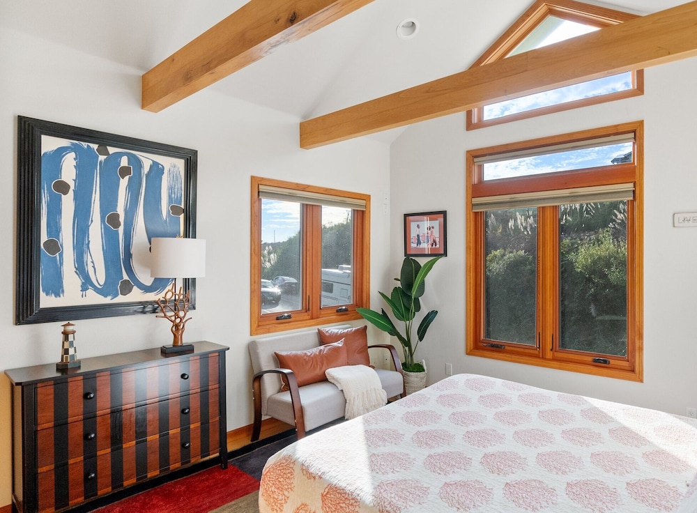 Capitola Cliff House - Capitola, CA
