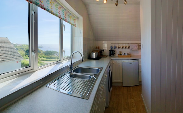 Mullion Coastpath, Sea Views, Access To Pool Subject To Availability - Kynance Cove