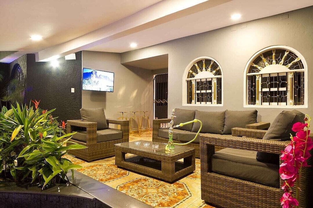 Amazing 8 Bedroom Poblado Mansion - Medellín, Colombia