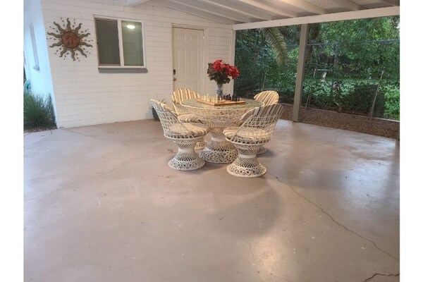 African Safaris Oasis - Mesa, AZ