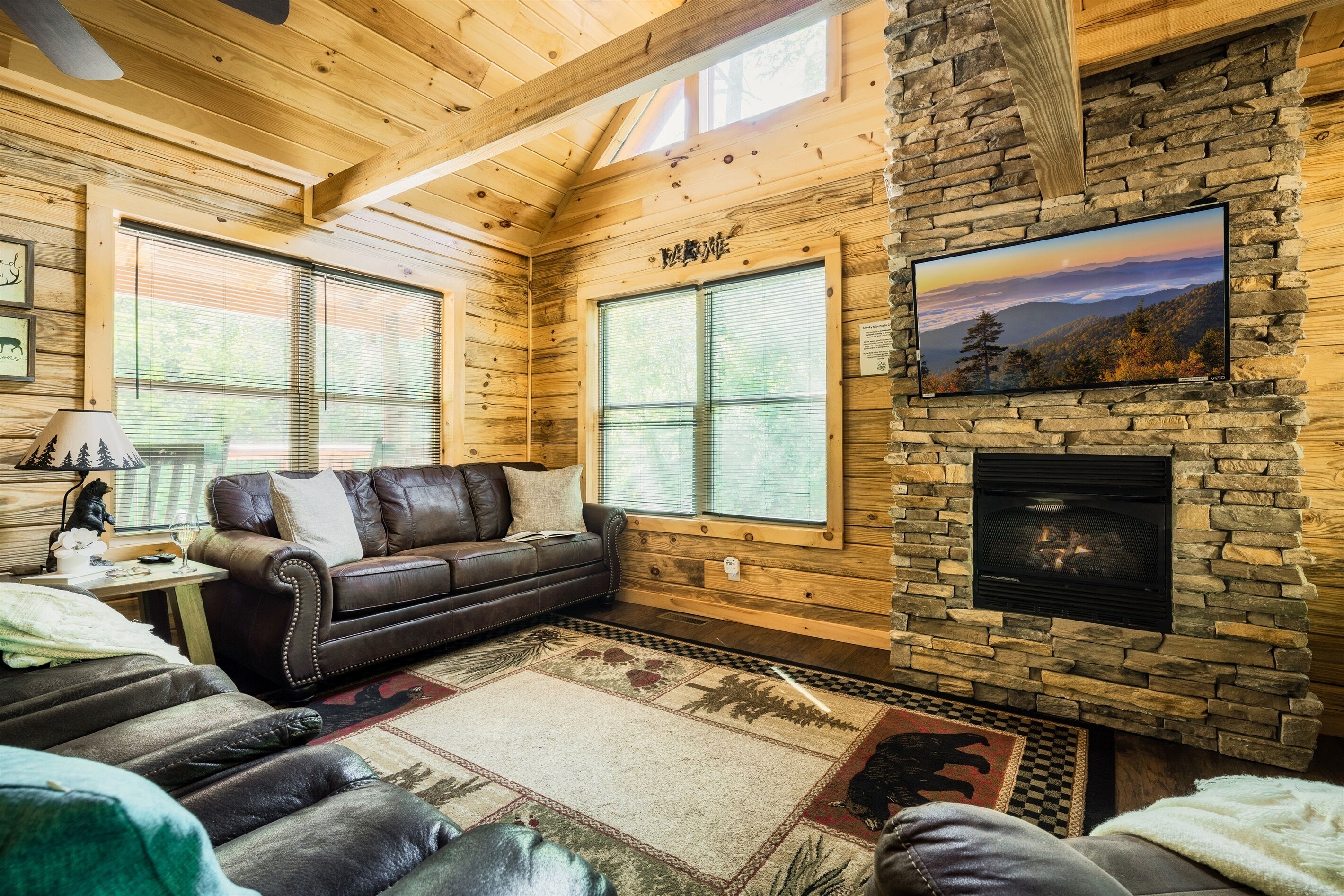 Secluded Cabin Getaway | Hot Tub  Pool Table  2 Pools  Near Parkway! - Tennessee