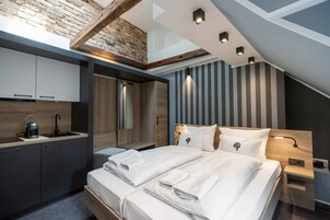 Geladeira, fogão, cooktop, lava-louças