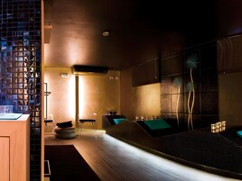 Sauna seca, banheira de hidromassagem, banho turco/hammam