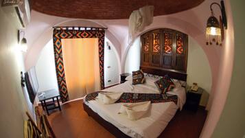 Quarto casal standard | Cofres nos quartos