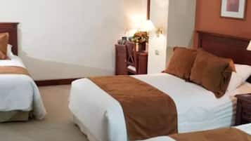 Quarto Triplo Superior | 1 quarto, minibar, cofre no quarto, com mobília individualizada