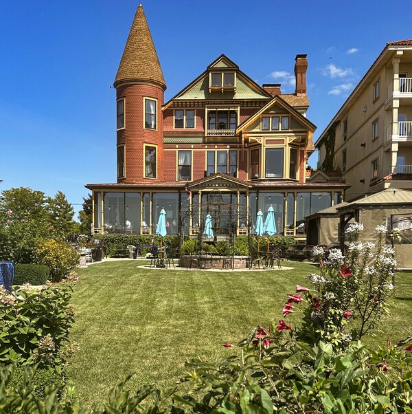 Baker House Hotel - Lake Geneva, WI