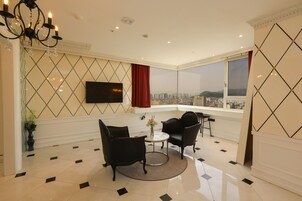 Suíte real (TwinBed,Max 3 guests-Contact property) | Camas com colchões de espuma com sistema de memória