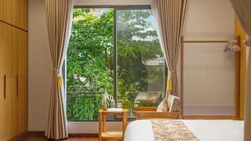 Apartamento Premium | Roupa de alta qualidade, com mobília individualizada, secretária