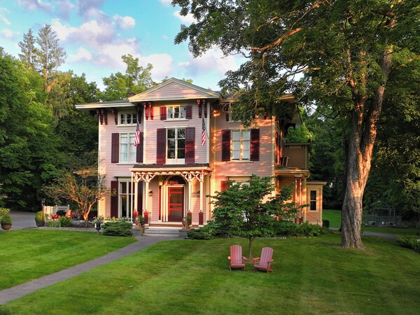 Landmark Inn - Cooperstown, NY