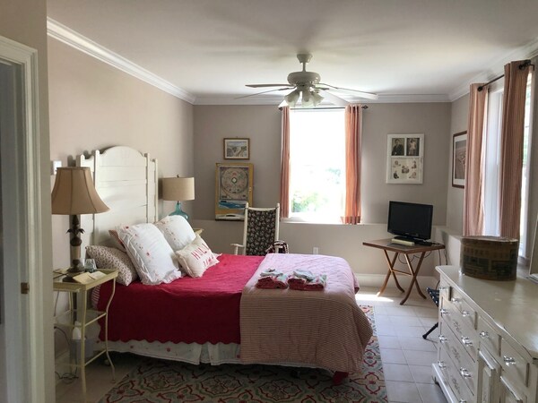 Josephine's Bed & Breakfast - Boston, MA