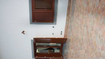 Quarto solteiro | Roupas de cama premium, edredons de pluma, individualmente mobiliados