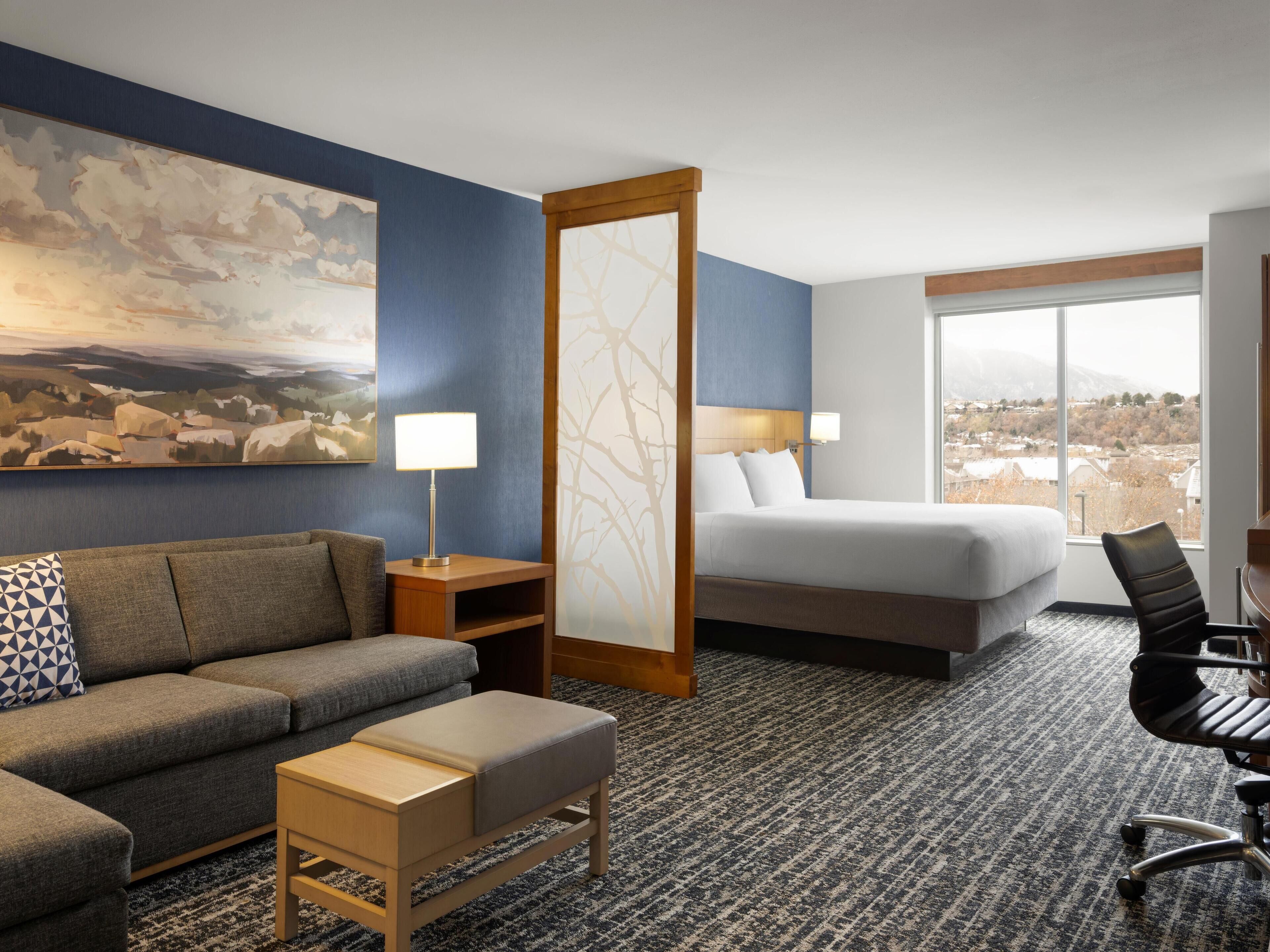 Roupa hipoalergénica, secretária, ferro/tábua de engomar 