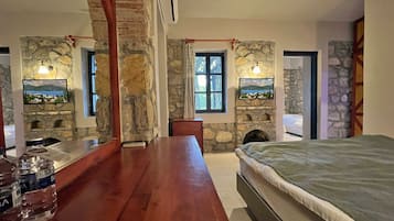 Stone Sea View Family Room | Roupa de alta qualidade, cofre no quarto, quartos insonorizados