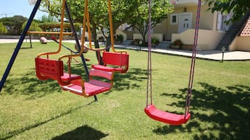 Área de recreio para crianças (ao ar livre)