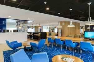 Área de estar no saguão