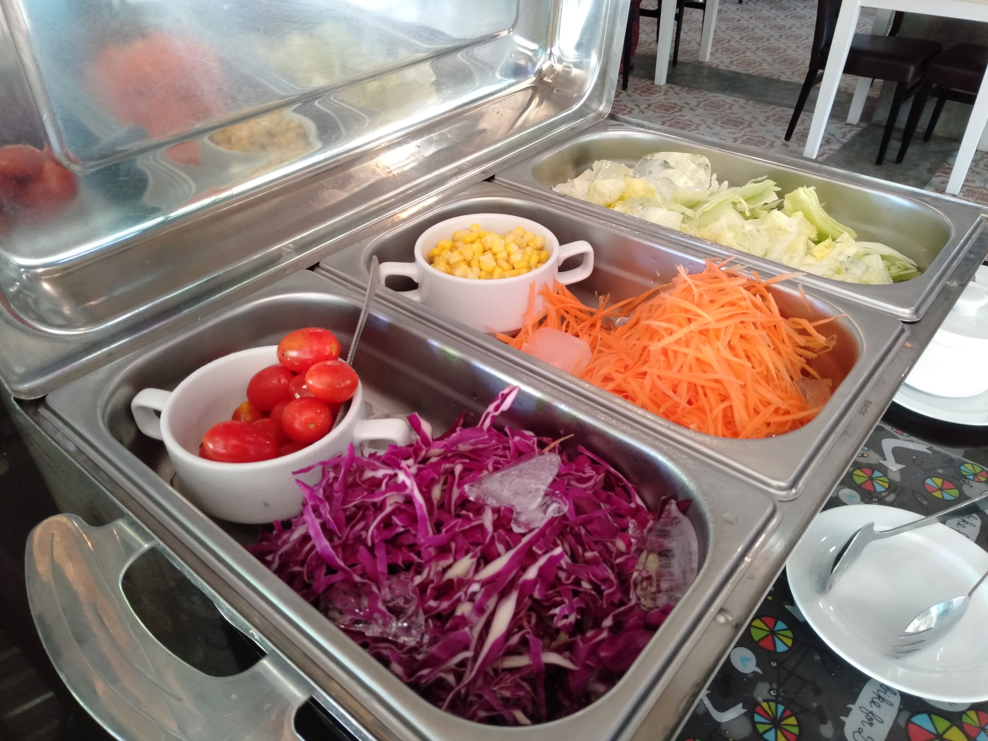 Pequeno-almoço tipo buffet diário (300 THB por pessoa) 