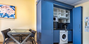 Cofre no quarto, secretária, ferro/tábua de engomar, Wi-fi grátis 