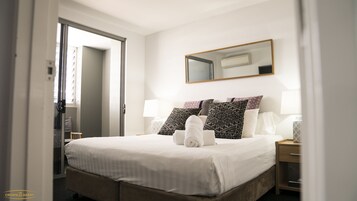 Casa de Férias Clássica, 2 quartos | Minibar, com mobília individualizada 