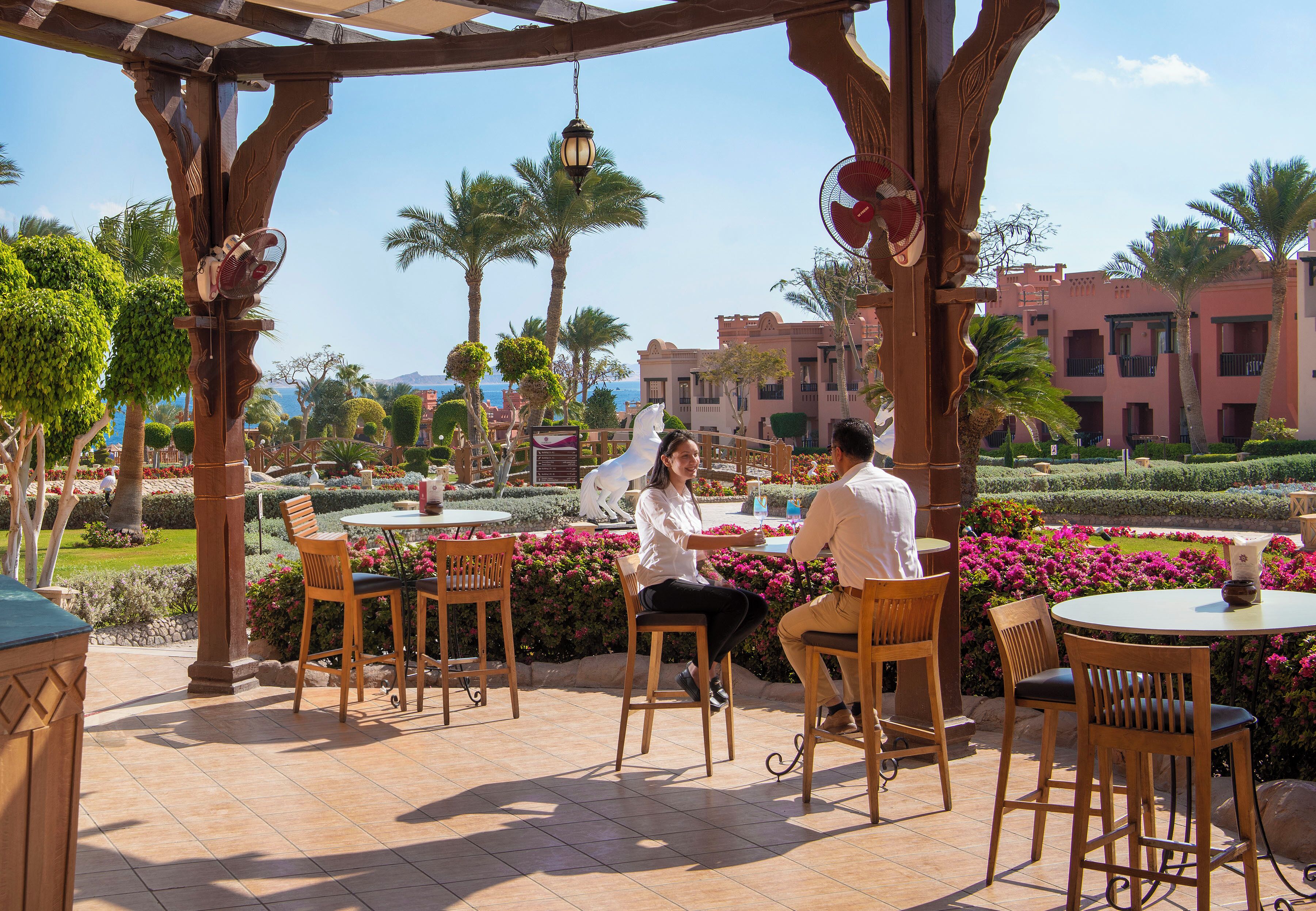 3 bares/lounges, bar ao lado da piscina, bar na praia