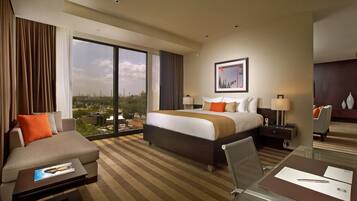 Master Suite | Camas Select Comfort, cofres nos quartos, escrivaninha