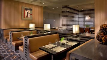 Café da manhã feito na hora todos os dias mediante uma taxa