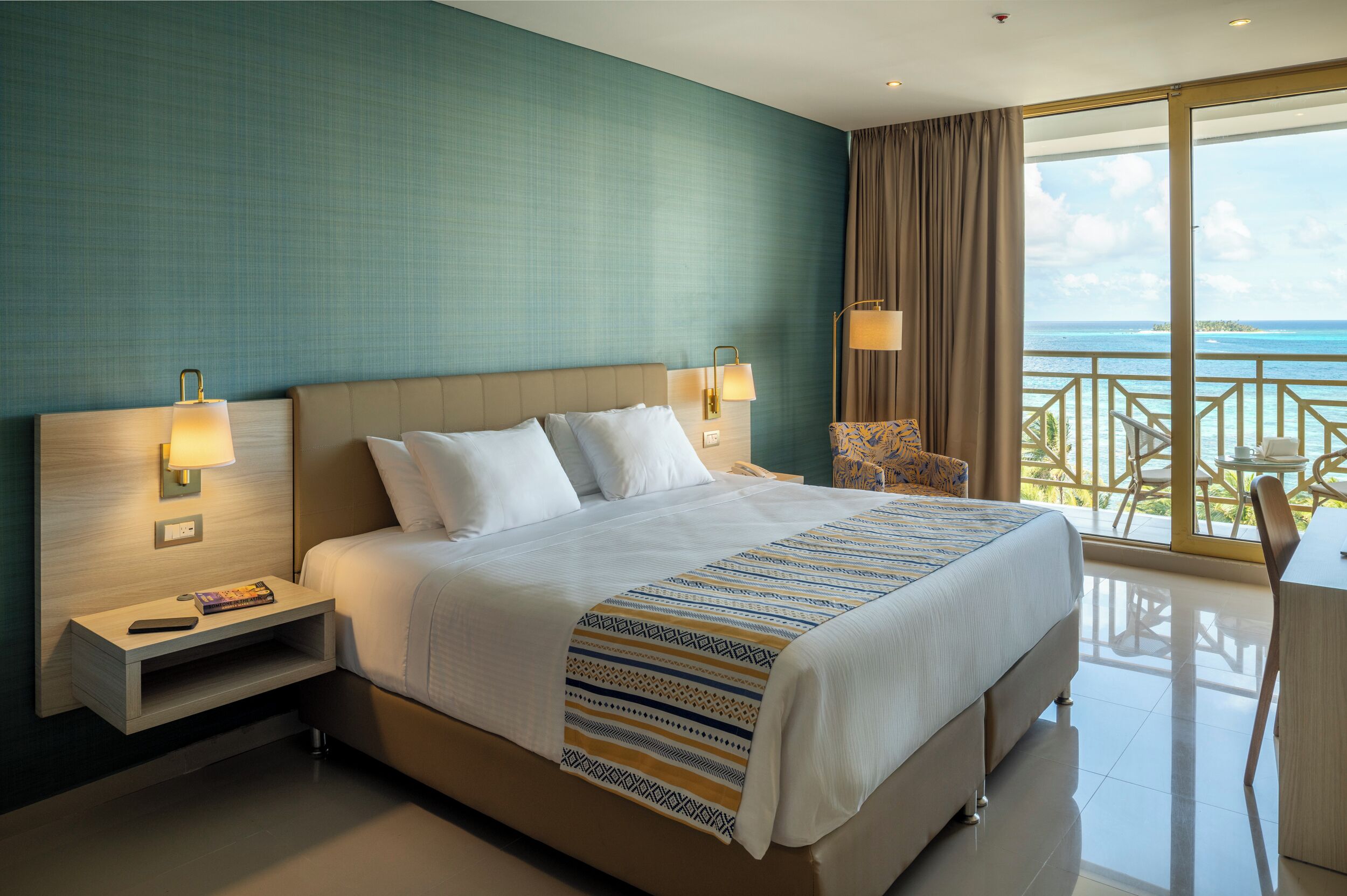 Quarto casal superior | Roupas de cama premium, cofres nos quartos, individualmente mobiliados