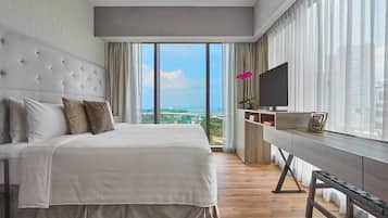 Quarto Premium, 1 quarto | Cofre no quarto, secretária, cortinas/cortinados opacos