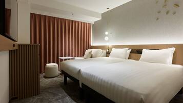 Edredões de penas, cofre no quarto, cortinas/cortinados opacos